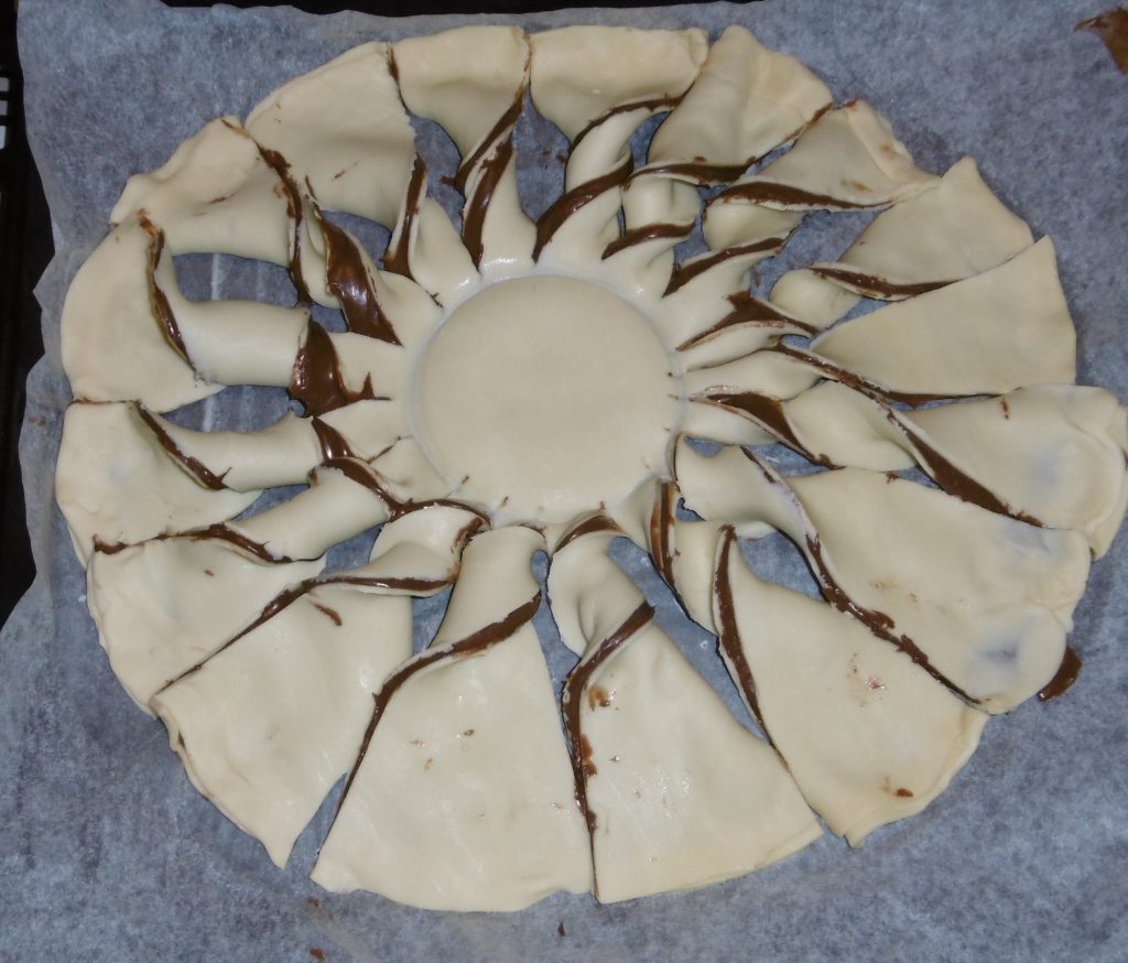 TengoFame - Fiore di pasta sfoglia alla Nutella